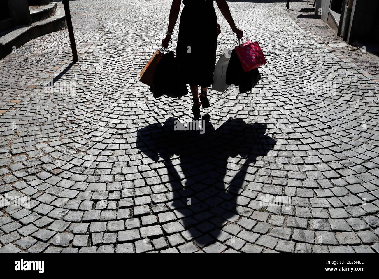 Silhouette de personne silhouette hi-res stock photography and images ...