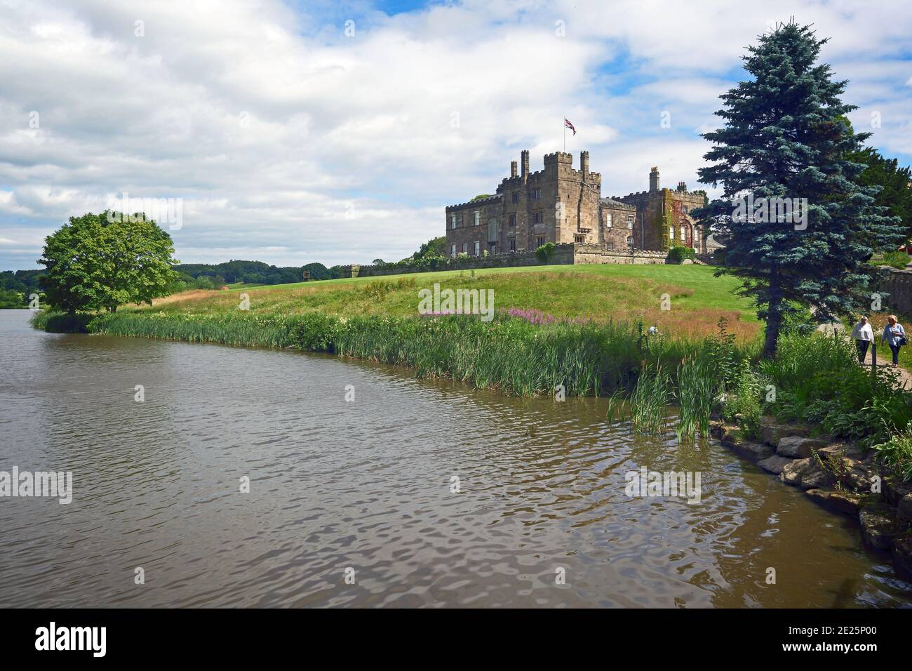 England yorkshire ripley castle hi-res stock photography and images - Alamy