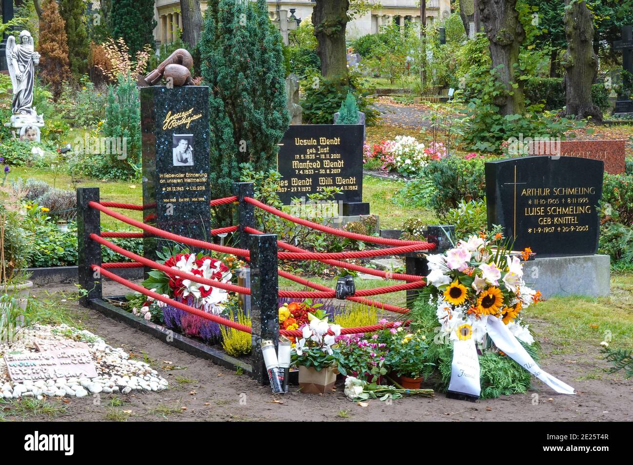 Grab Boxer Rocky Graciano Rocchigiani, Alter St.-Matthäus-Kirchhof ...