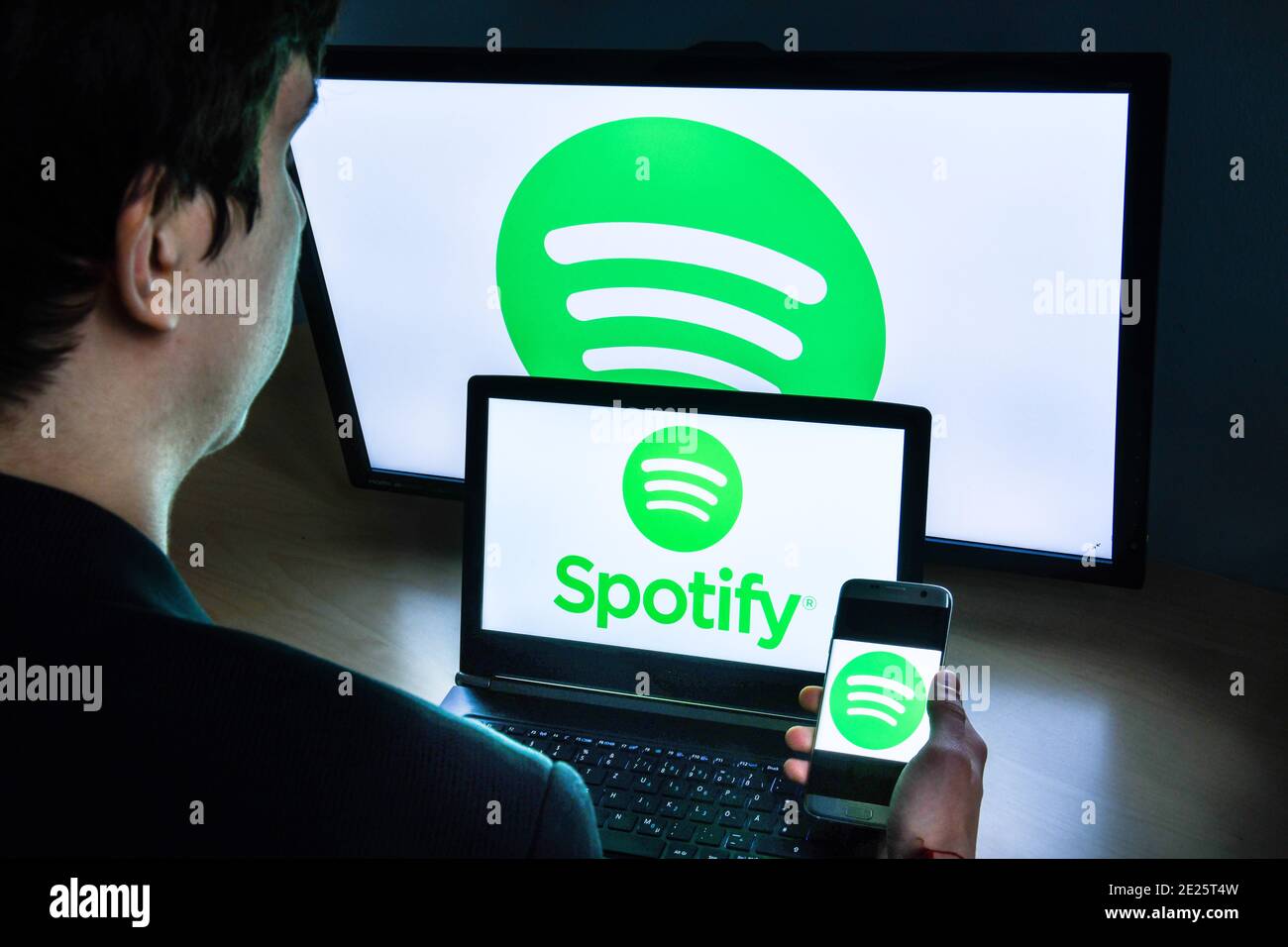 Spotify Emblem High Resolution Stock Photography and Images - Alamy