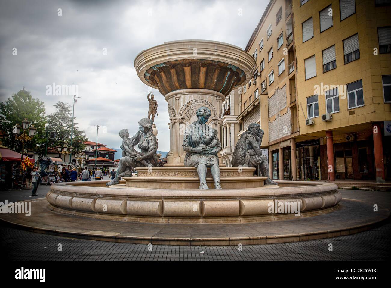 Statue sculpture skopje macedonia hi-res stock photography and images ...