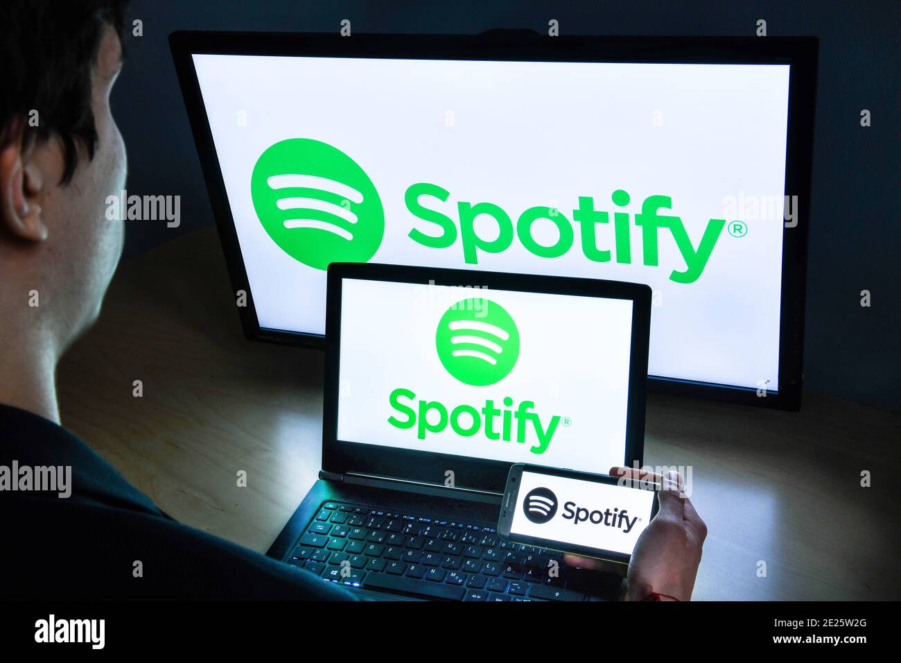 Spotify Emblem High Resolution Stock Photography and Images - Alamy