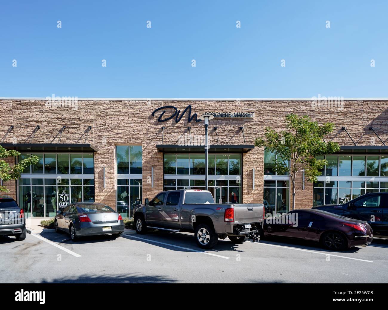 Dm dm market hi-res stock photography and images - Alamy