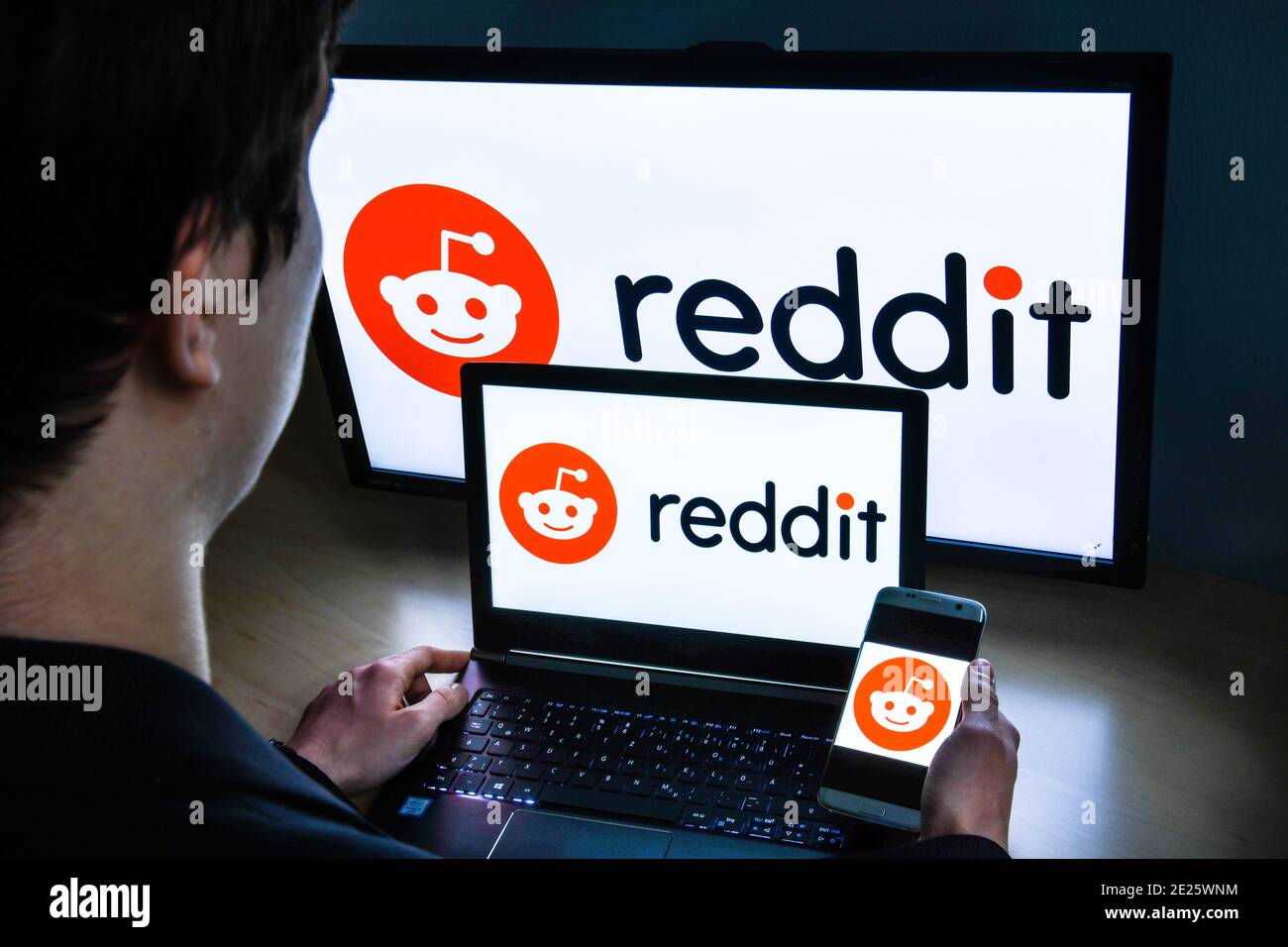 Reddit computer hi-res stock photography and images - Alamy