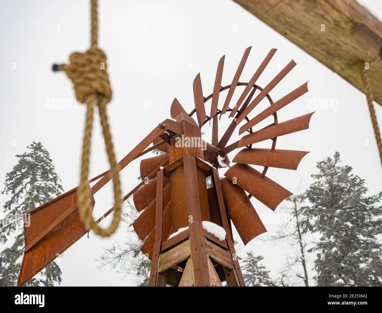 On rope ground cover hi-res stock photography and images - Alamy