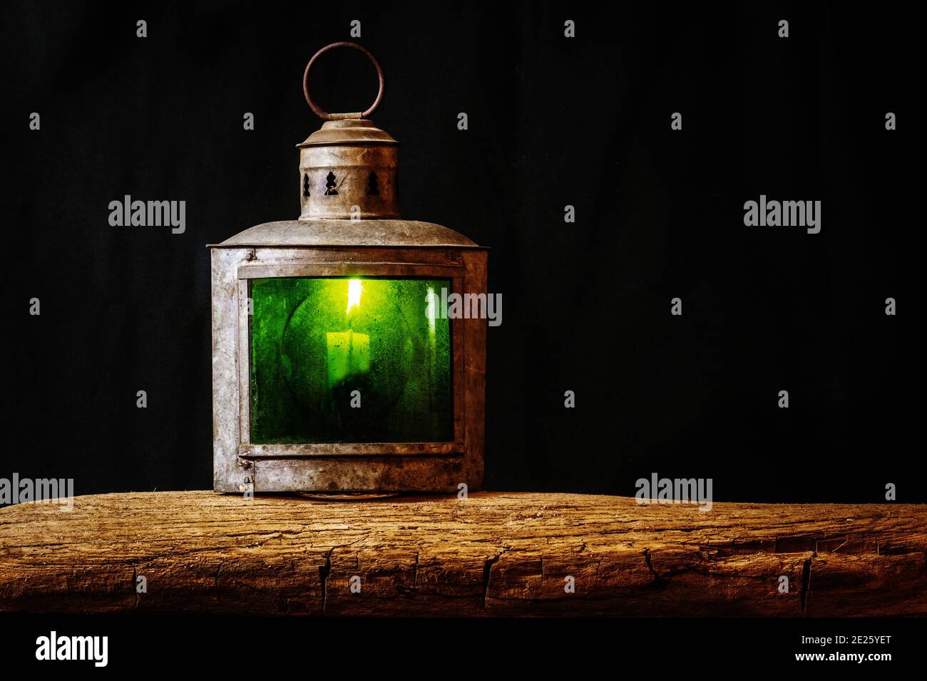 Vintage ship light hi-res stock photography and images - Alamy
