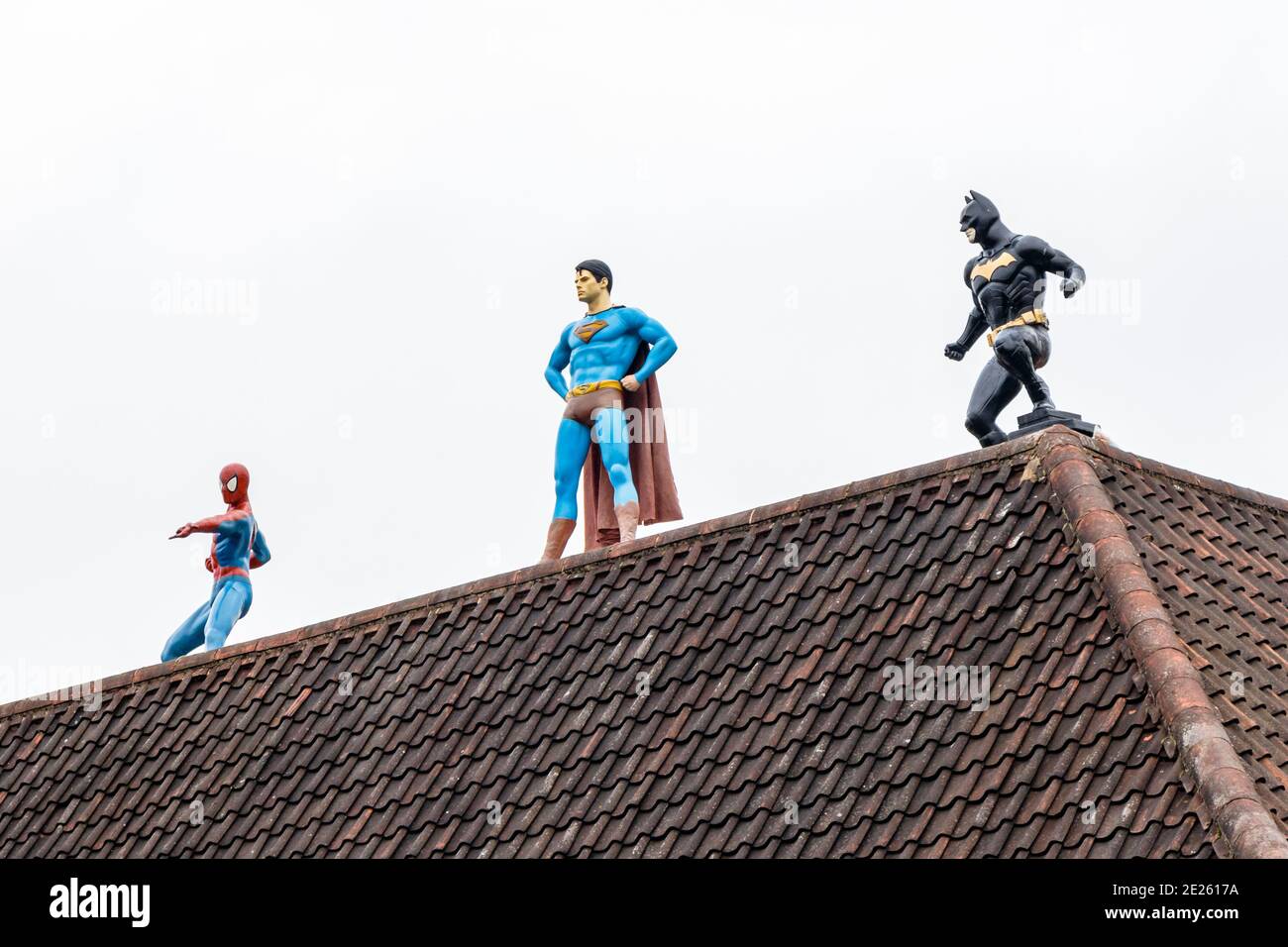 Spider man action hi-res stock photography and images - Alamy