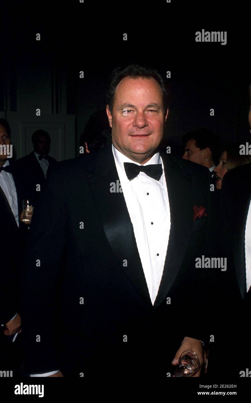 Michael wayne hi-res stock photography and images - Alamy