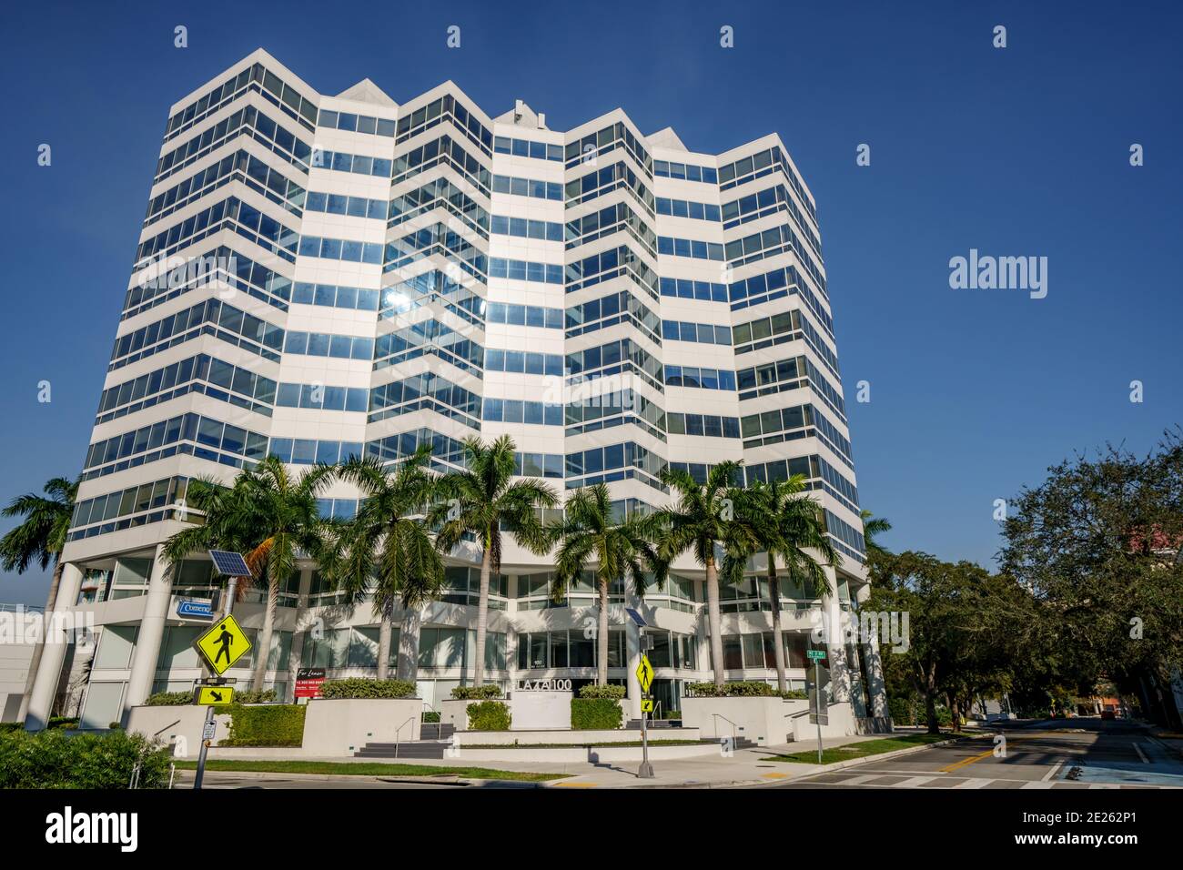 100 building hi-res stock photography and images - Alamy