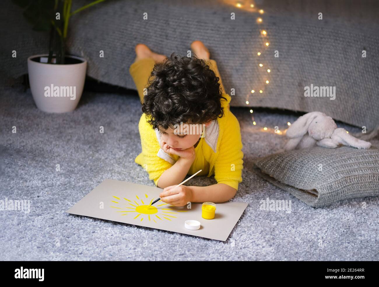Childhood drawing hi-res stock photography and images - Alamy