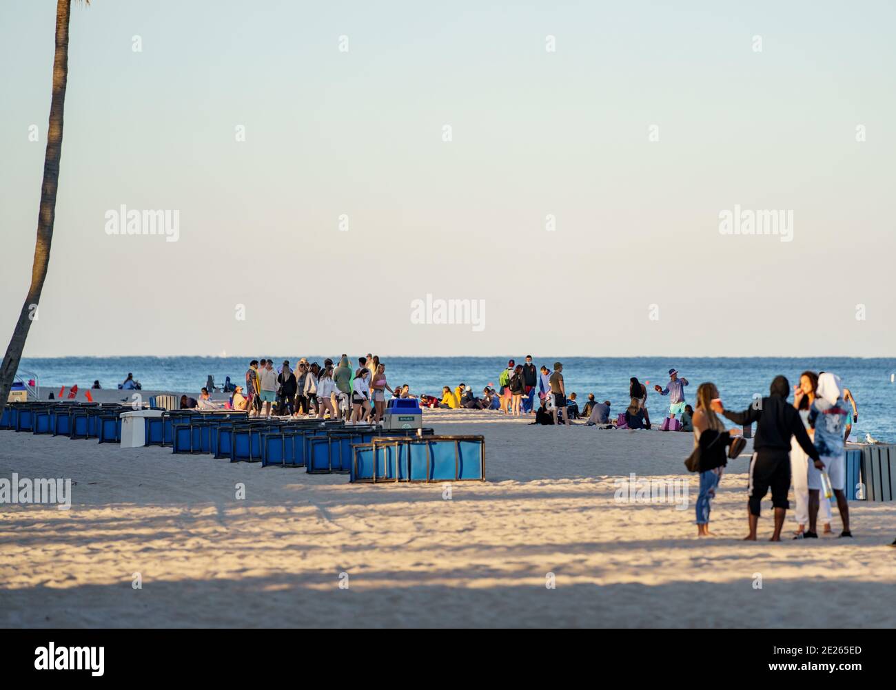 Very crowded beach Fort Lauderdale FL USA Stock Photo - Alamy