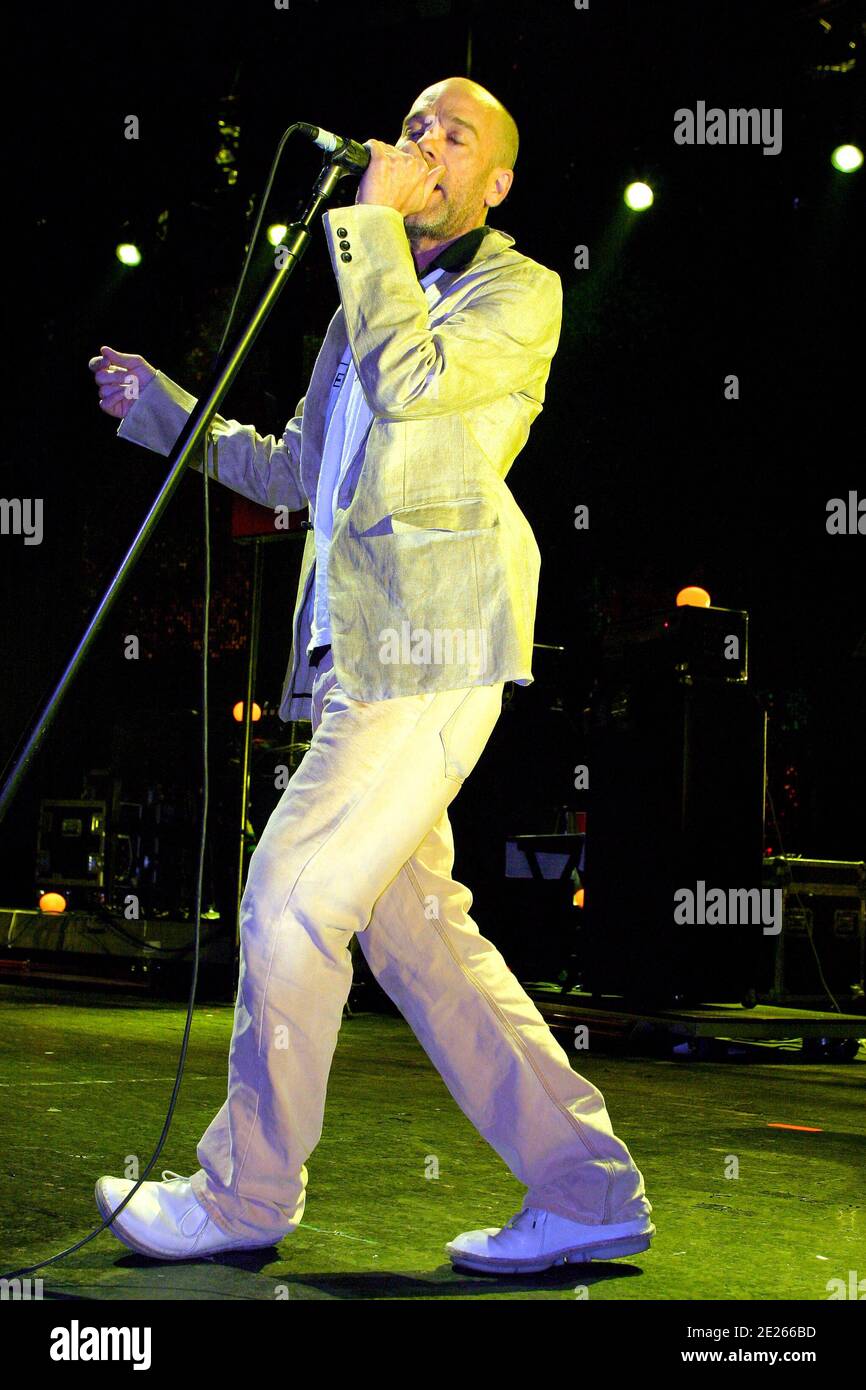 Rem concert london hi-res stock photography and images - Alamy