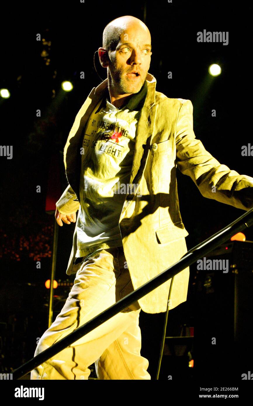 Rem concert london hi-res stock photography and images - Alamy