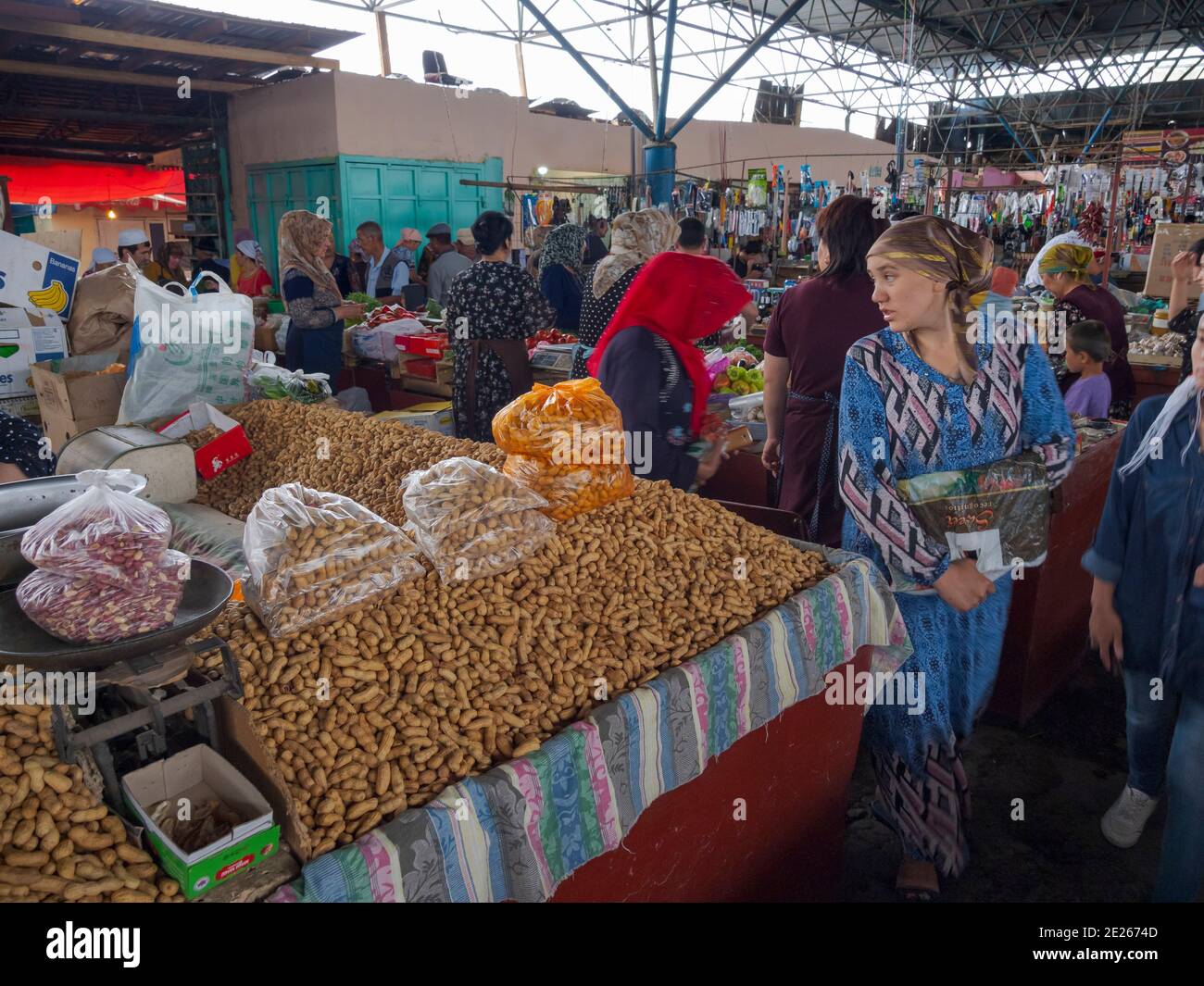 The traditional Bazaar. City Uzgen (Oesgoen, Usgen) close to the border ...