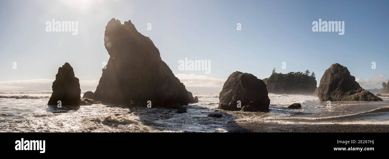 Rock formations on beach washington hi-res stock photography and images ...