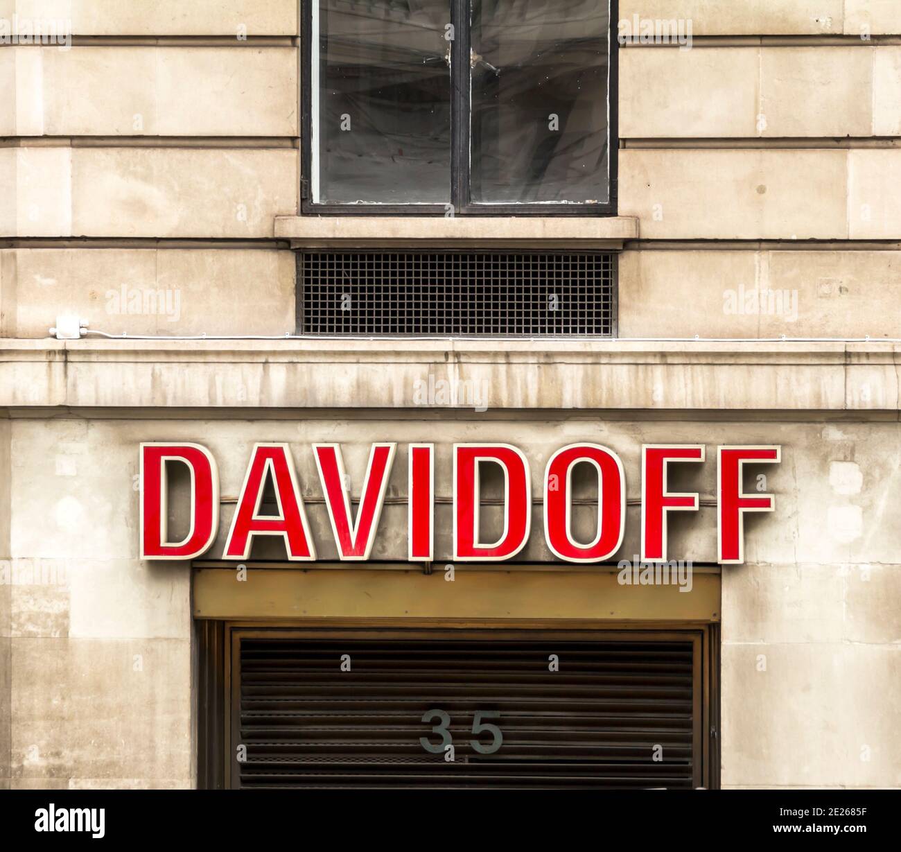 Davidoff Cigars High Resolution Stock Photography and Images - Alamy