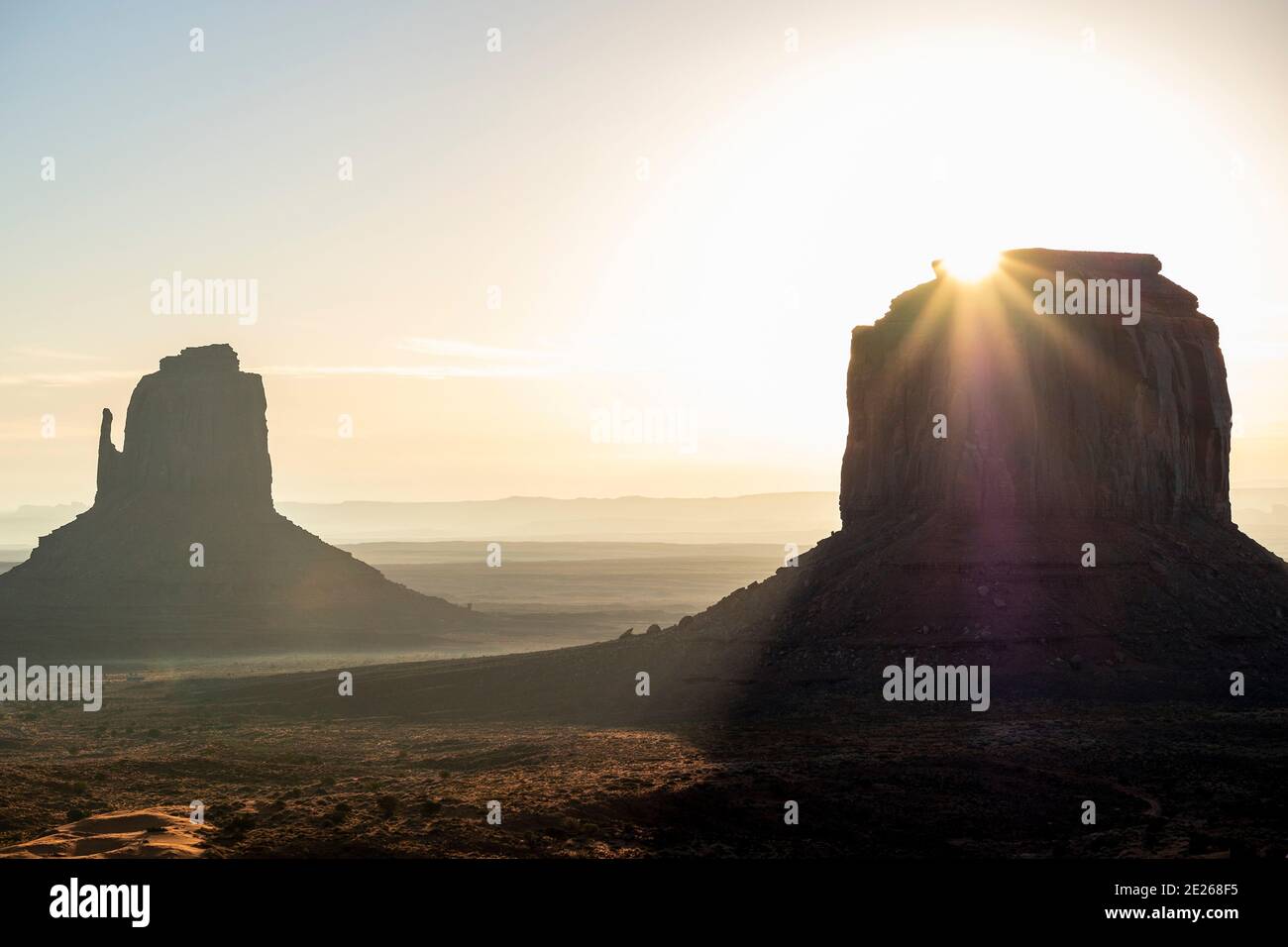 Butte outline hi-res stock photography and images - Alamy