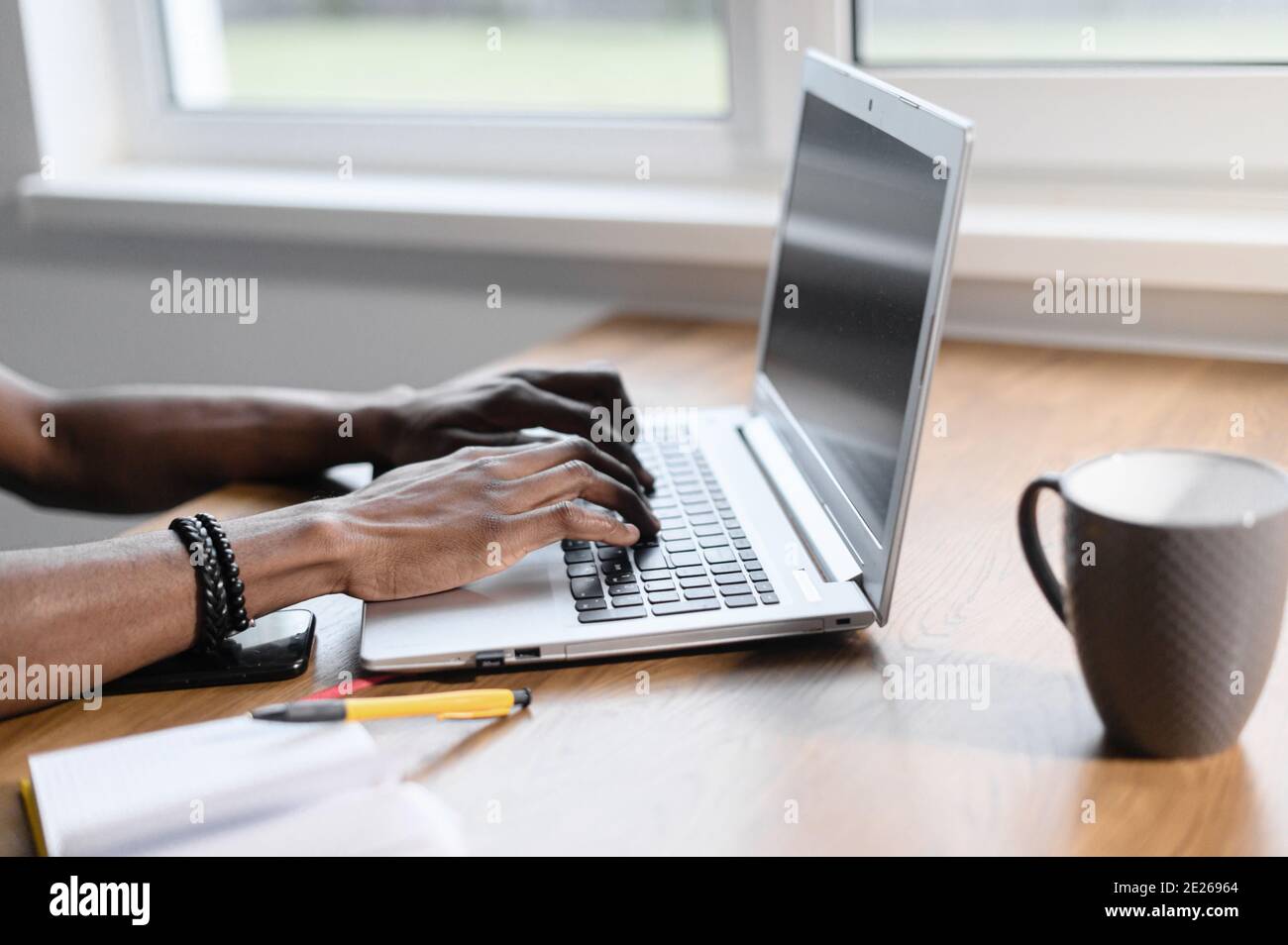 Employee remotely hi-res stock photography and images - Alamy