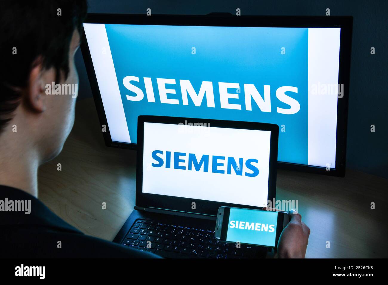 Siemens symbol hi-res stock photography and images - Alamy
