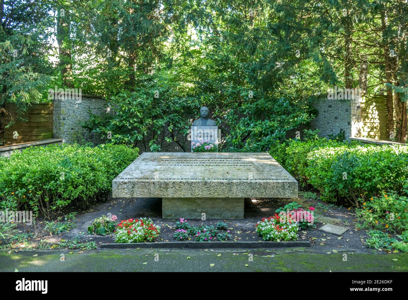 Sankt Michaels Heim, Gedenkstätte Joseph Weissenberg, Bismarckallee ...