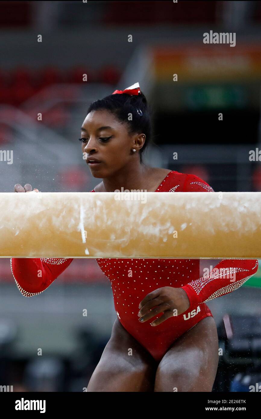 2016 gymnastics floor routine biles hi-res stock photography and images ...