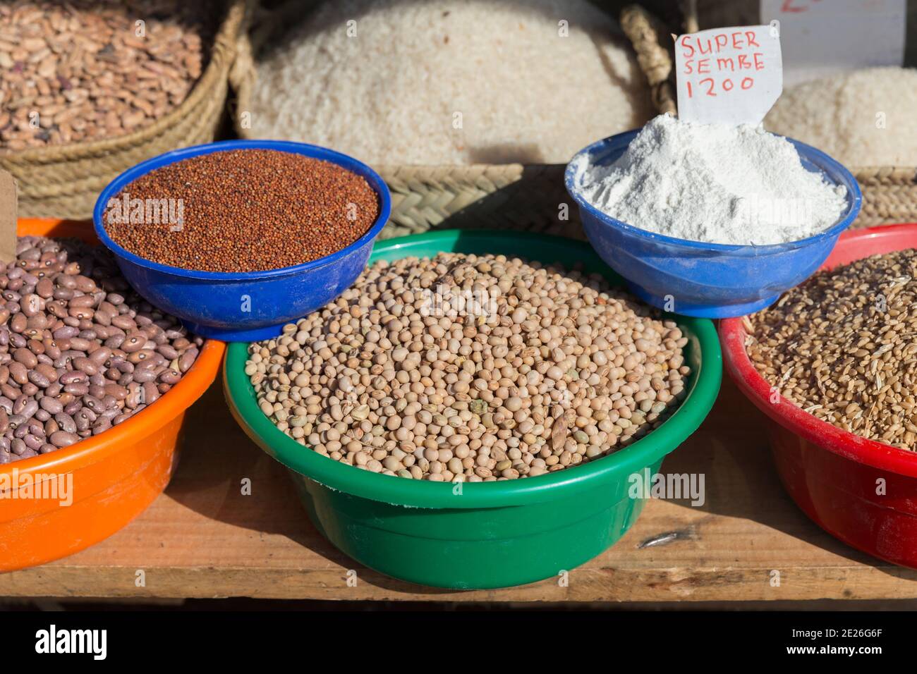 African market grains hi-res stock photography and images - Alamy
