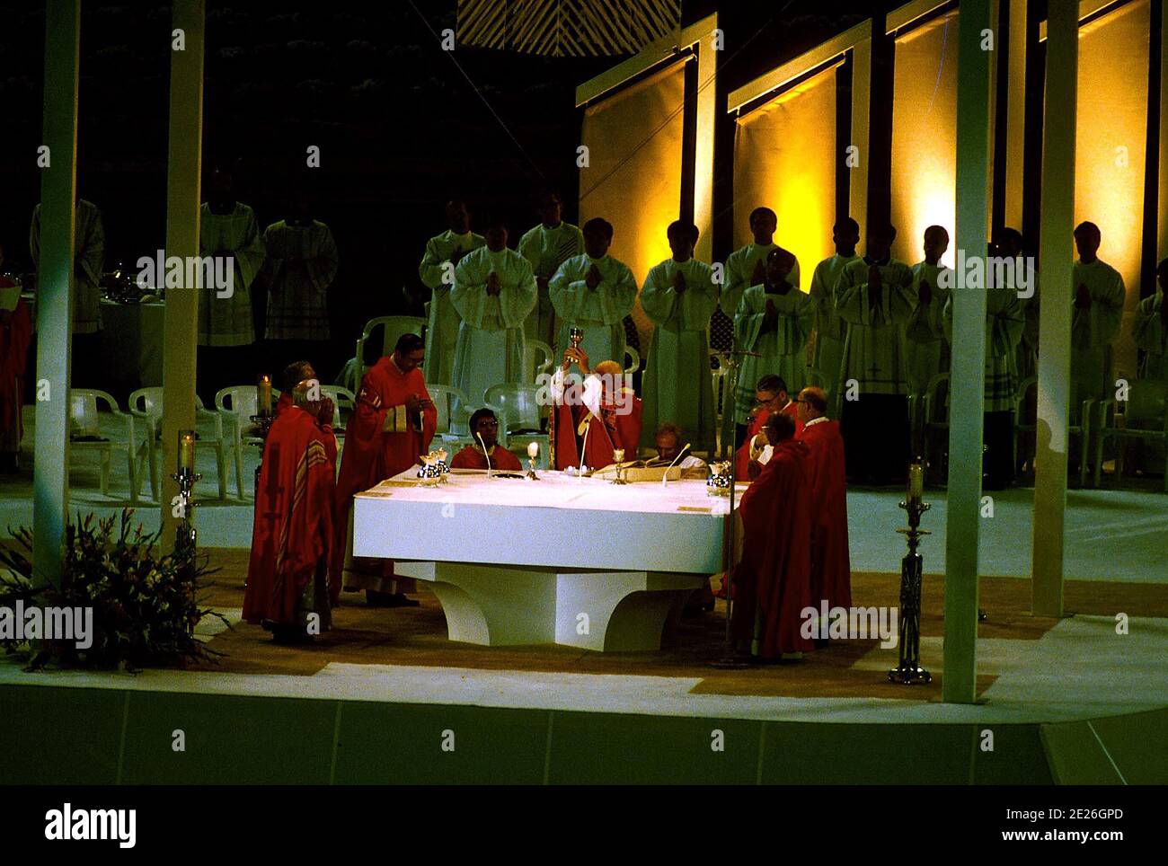 Pope John Paul II at Dodger Stadium Mass in Los Angeles, CA on ...