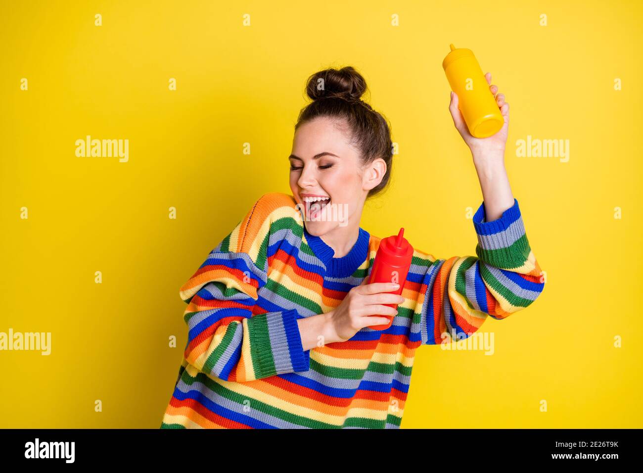 Ketchup bottle cafe hi-res stock photography and images - Alamy