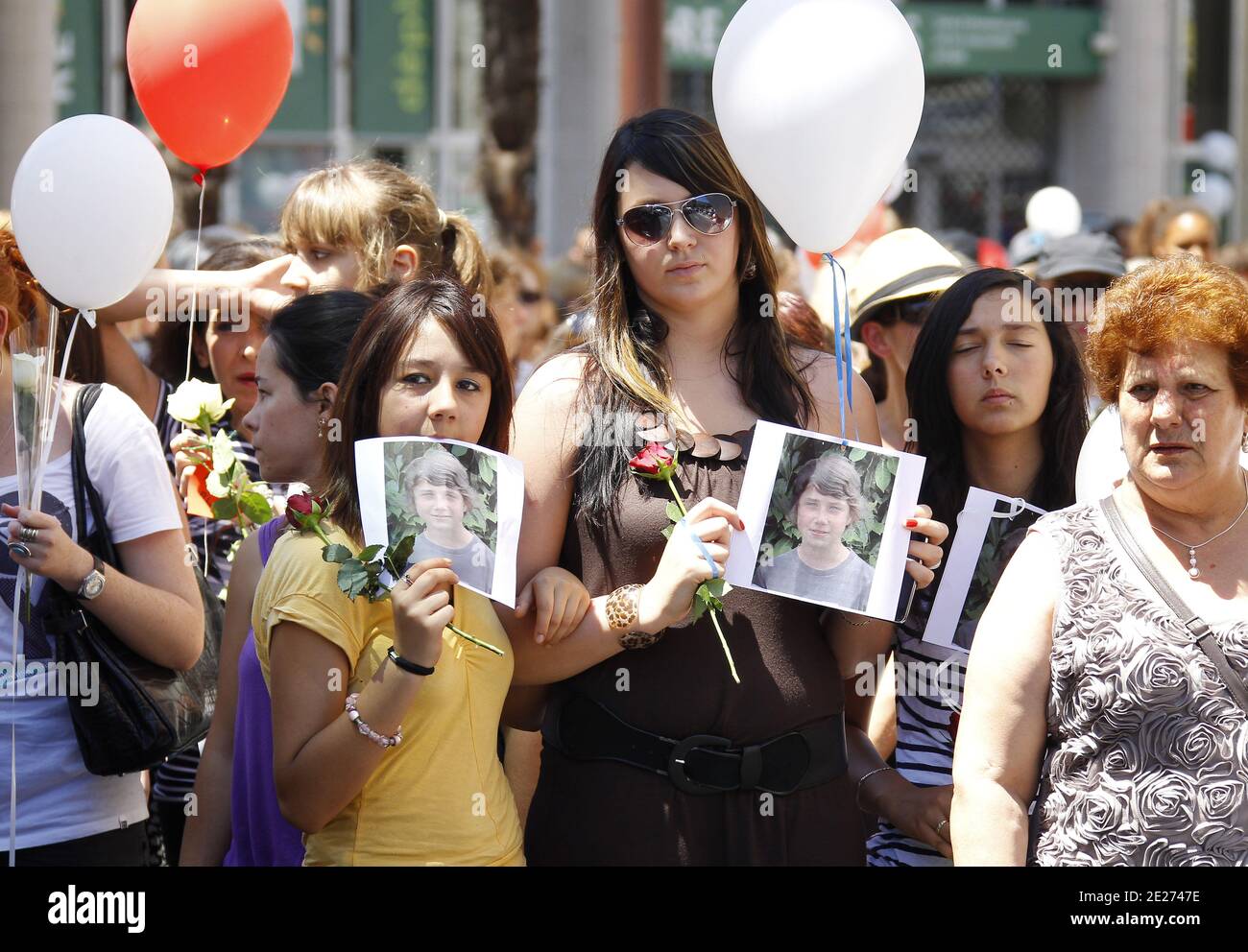 Des membres de la famille d'Alexandre Junca dont sa mère Valérie Lance ...