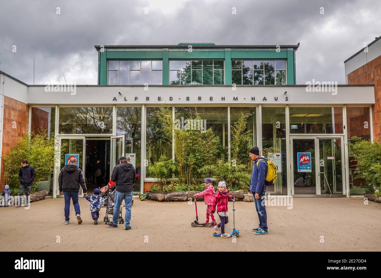 Alfred-Brehm-Haus, Tierpark, Friedrichsfelde, Lichtenberg, Berlin ...