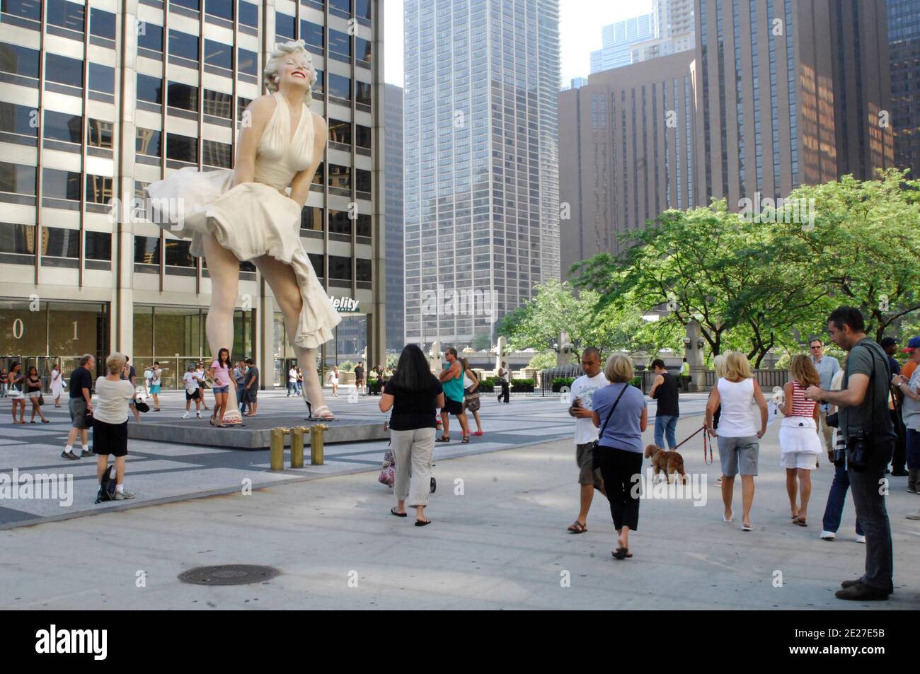 Marilyn monroe famous pose hi-res stock photography and images - Alamy