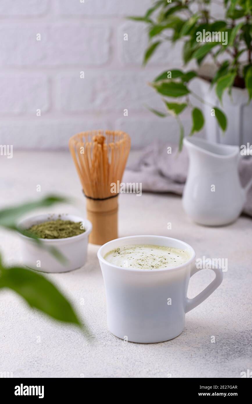Green healthy matcha latte drink Stock Photo - Alamy