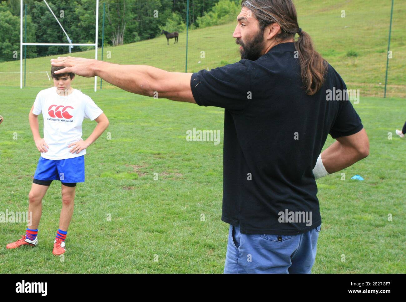 France Rugby Player Sebastien Chabal pulls young people for a rugby ...