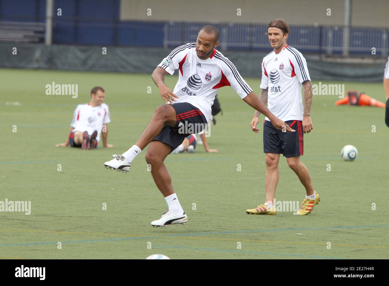 David beckham and thierry henry hi-res stock photography and images - Alamy
