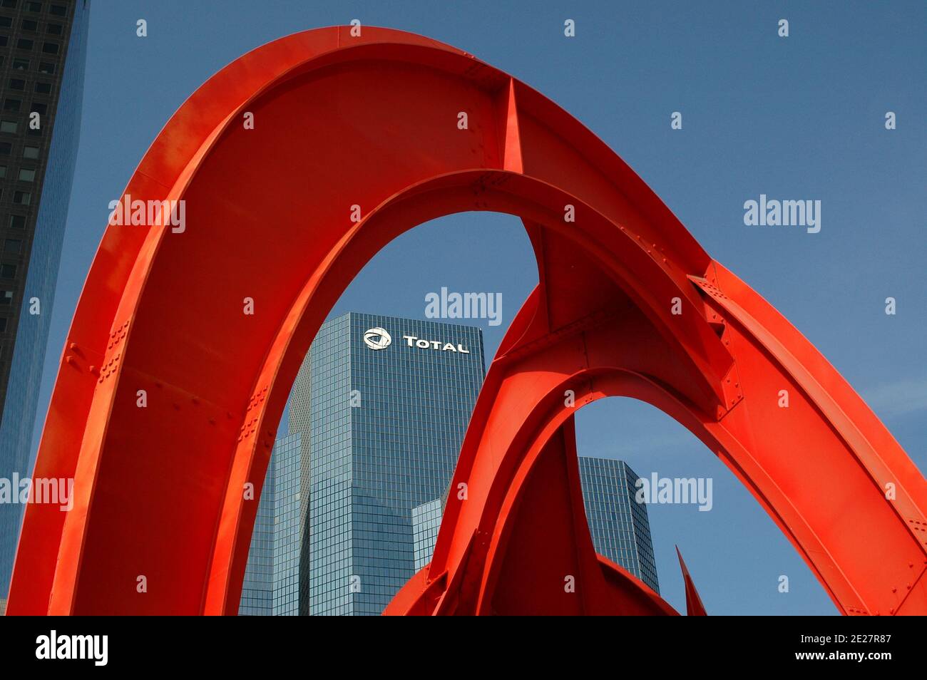Illustration of Total tower (headquarters of Total) in La Defense ...