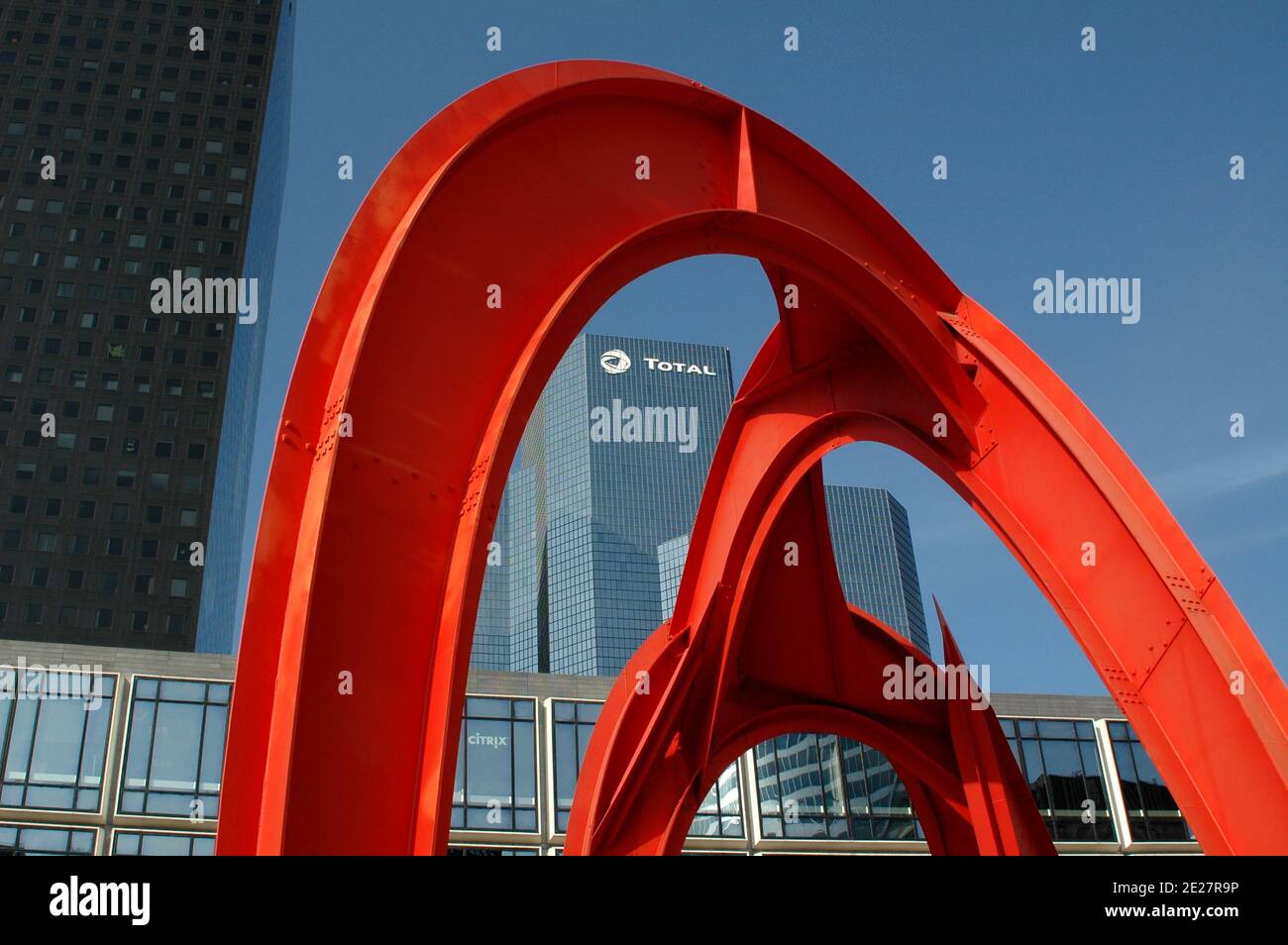 Illustration of Total tower (headquarters of Total) in La Defense ...