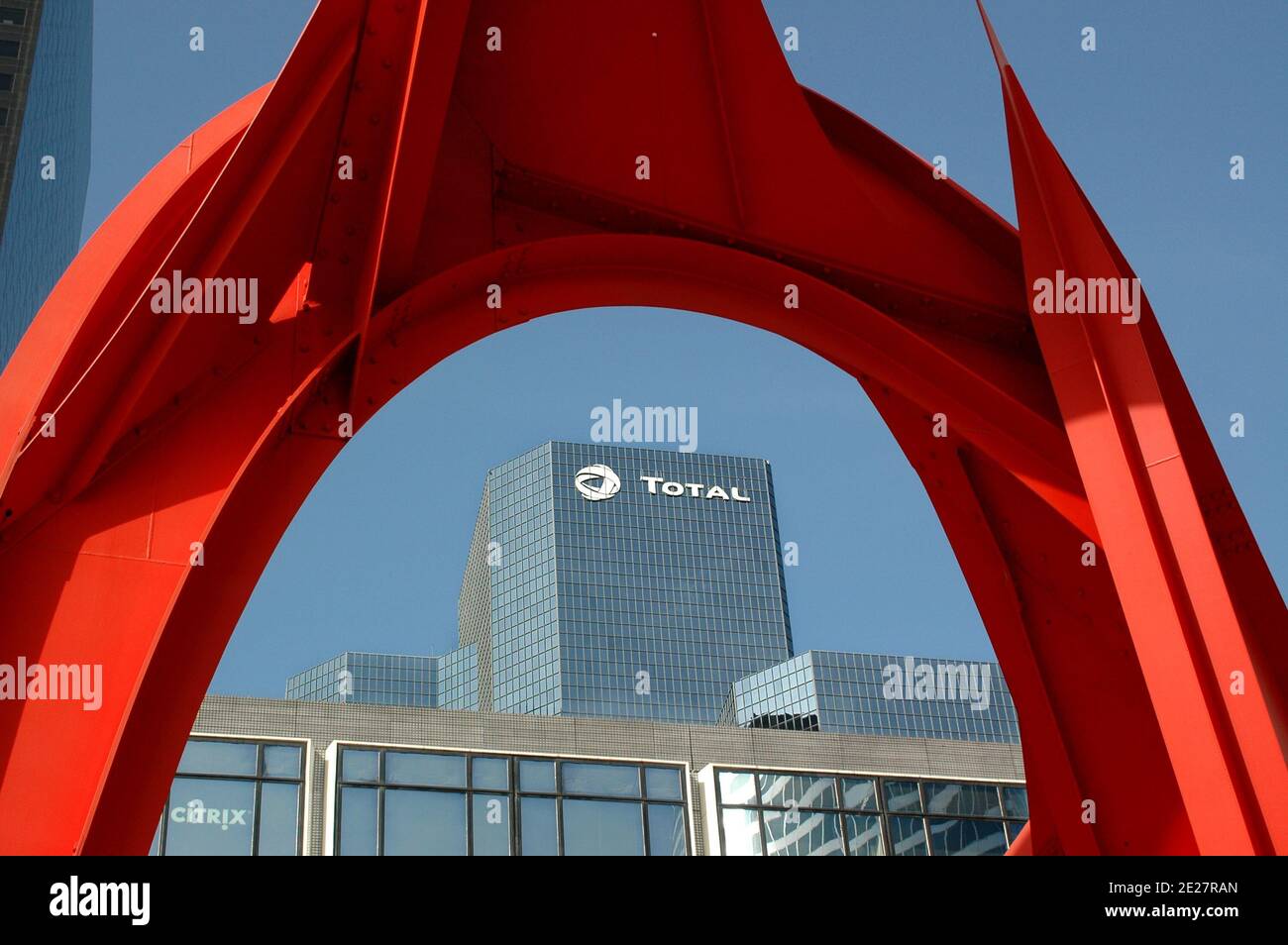 Illustration of Total tower (headquarters of Total) in La Defense ...