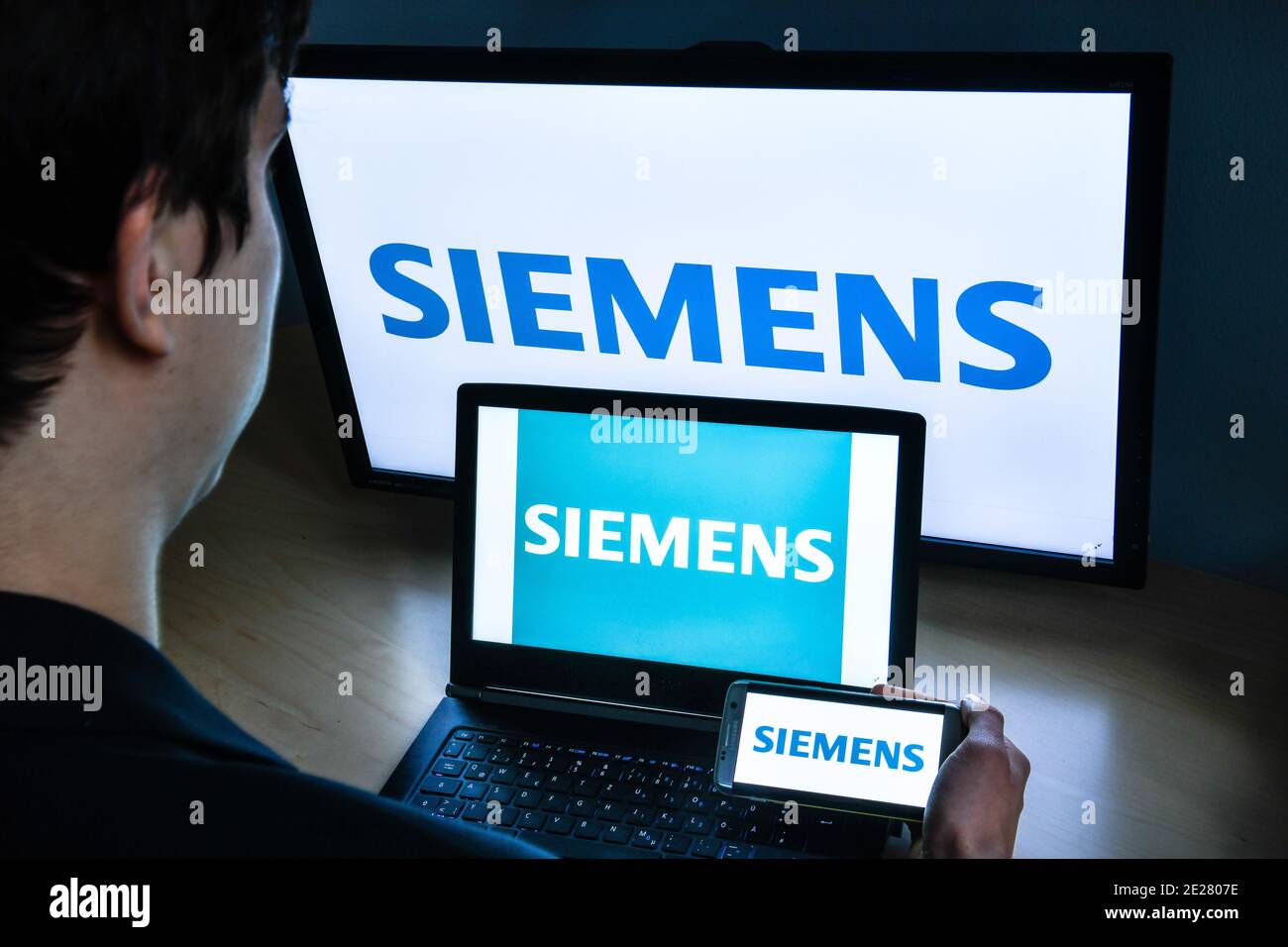 Siemens symbol hi-res stock photography and images - Alamy