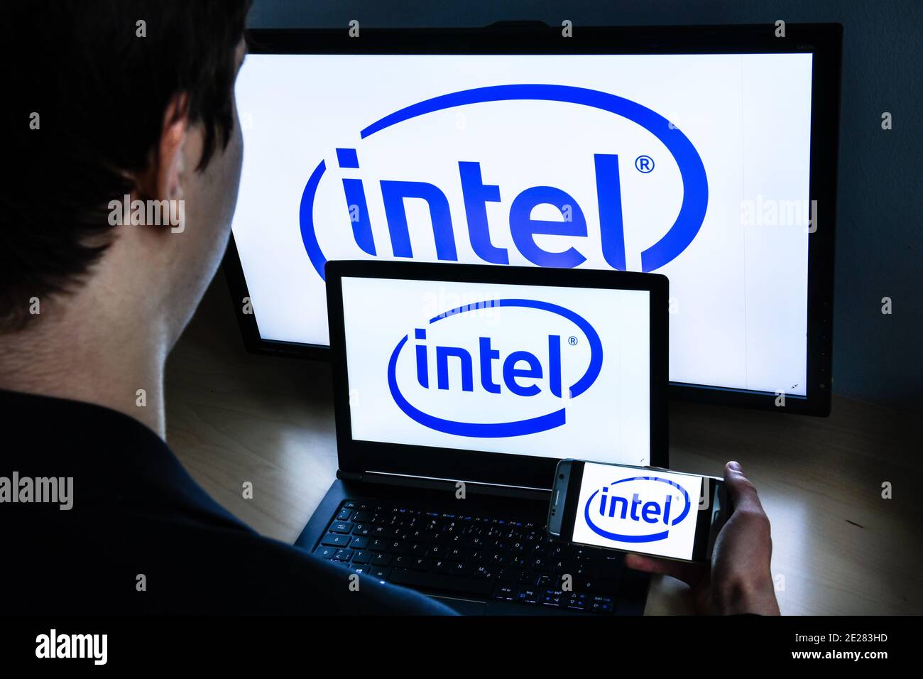 Intel symbol hi-res stock photography and images - Alamy