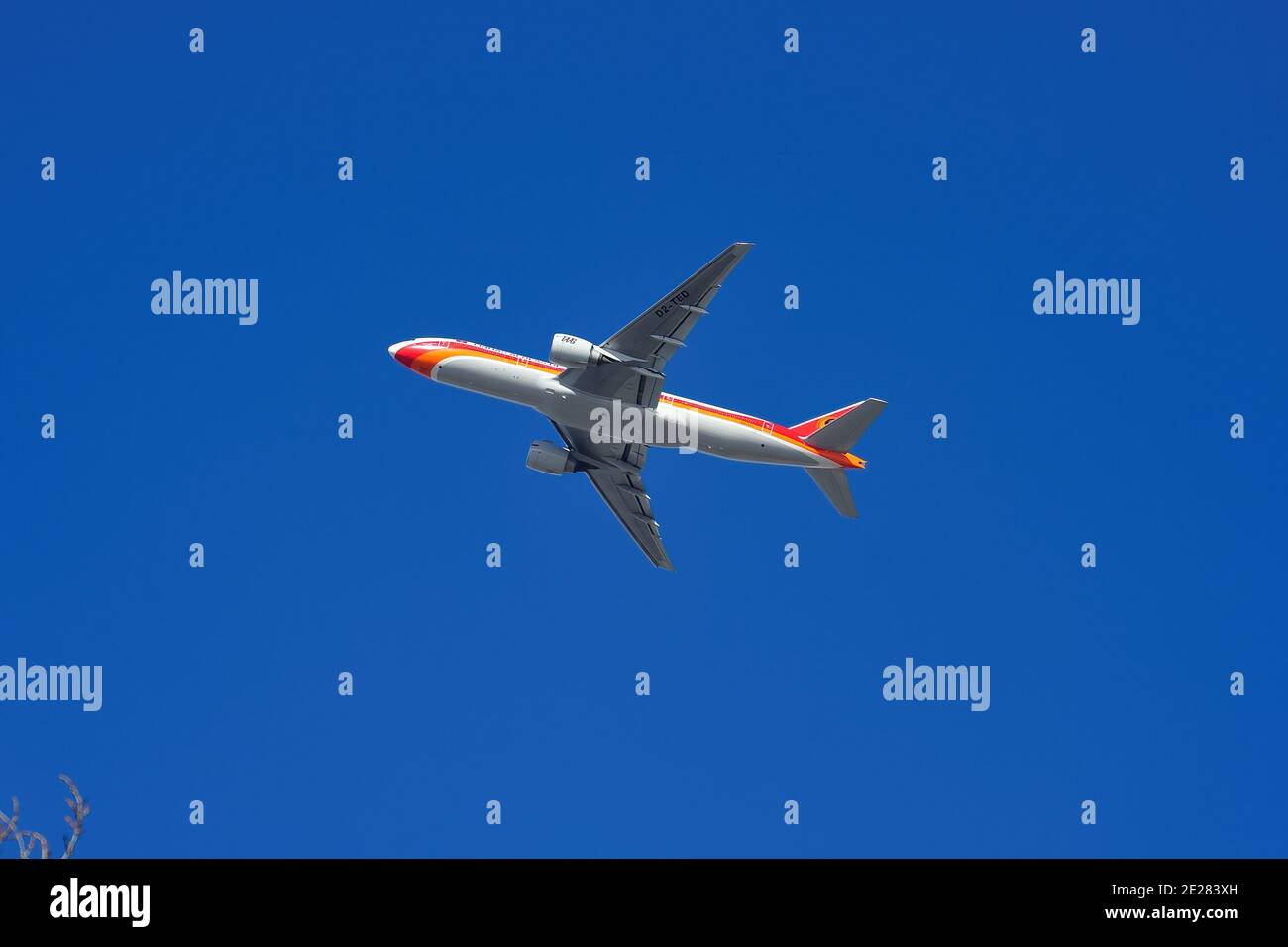 Taag Linhas Aereas De Angola High Resolution Stock Photography and ...
