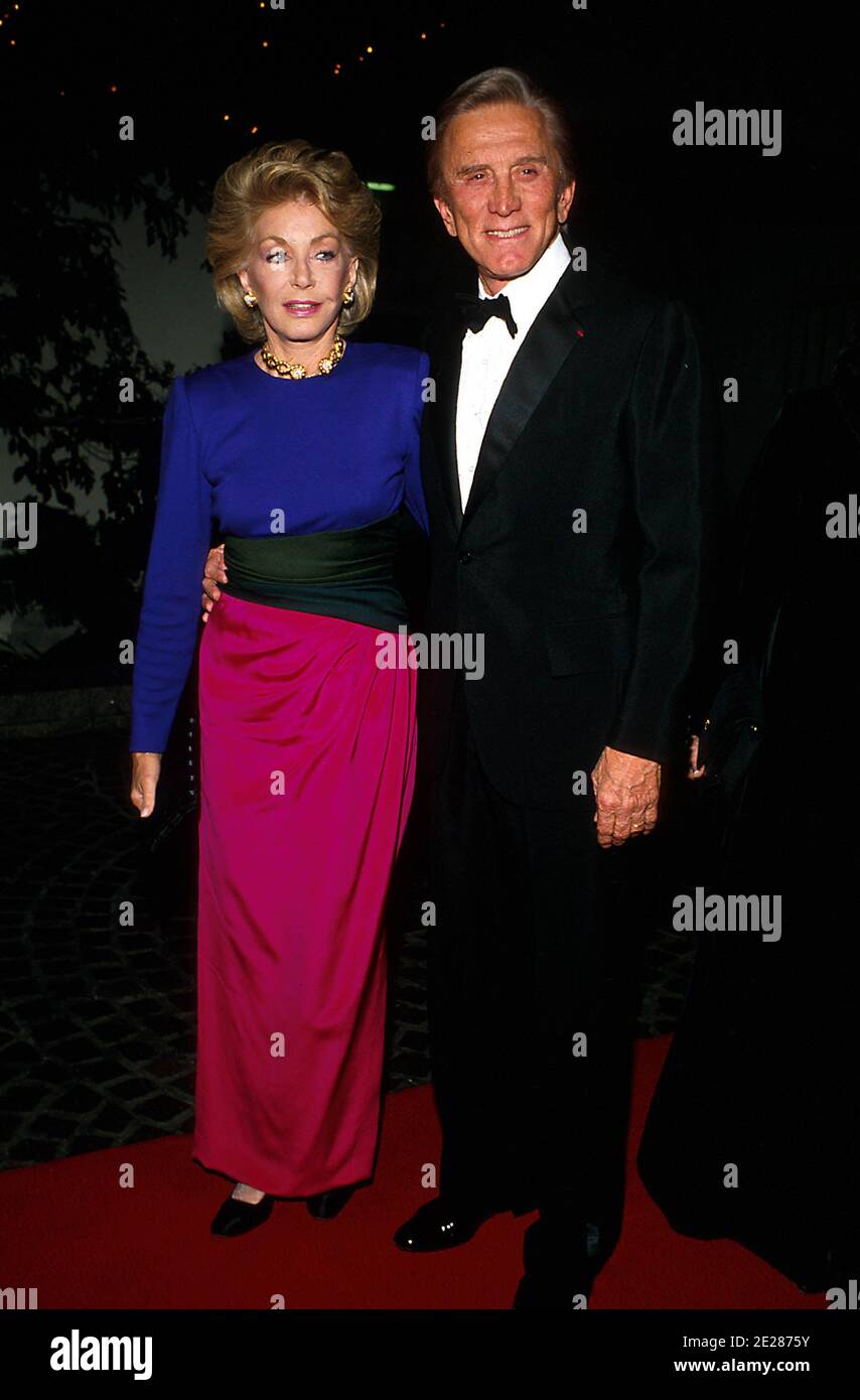 Anne Douglas And Kirk Douglas Credit: Ralph Dominguez/MediaPunch Stock ...