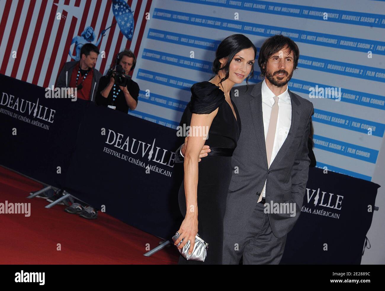 Cole frates and famke janssen hi-res stock photography and images - Alamy