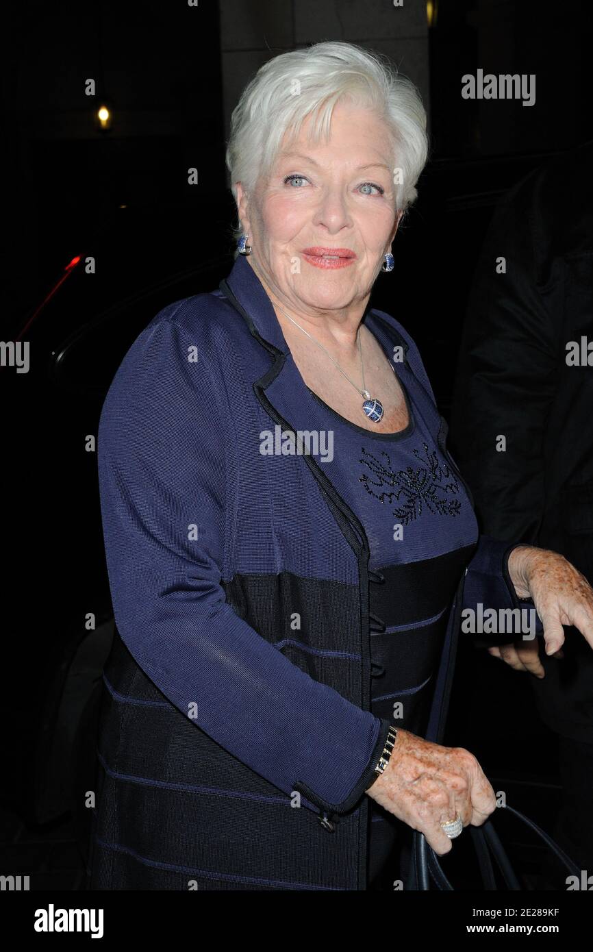 Line Renaud arriving at the premiere of play "Un paradis sur terre ...