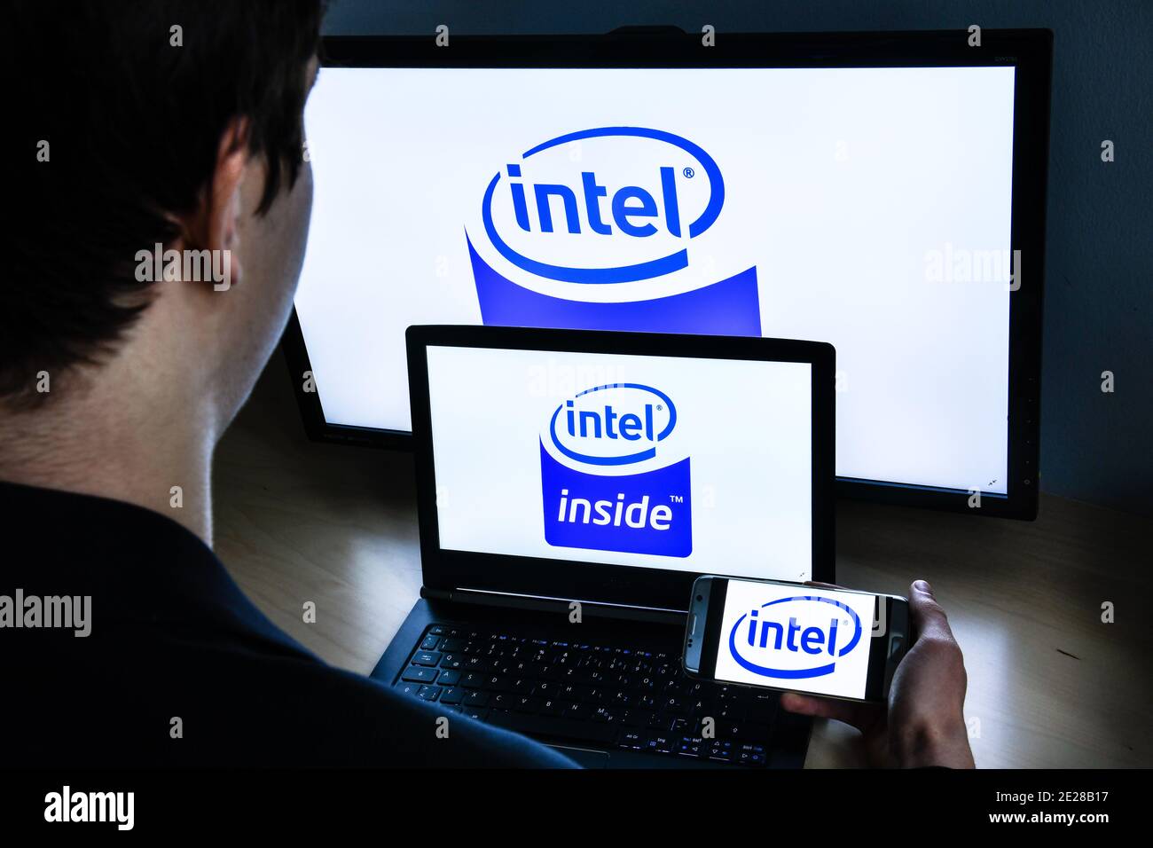 Intel symbol hi-res stock photography and images - Alamy