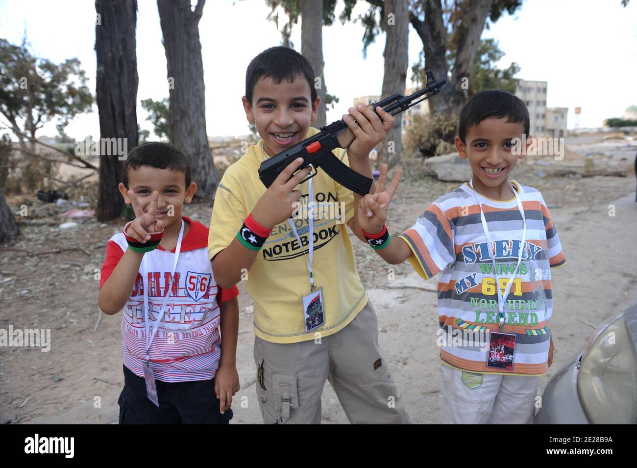 Libyan families visit destroyed tanks, nearly 3 weeks after the fall of ...