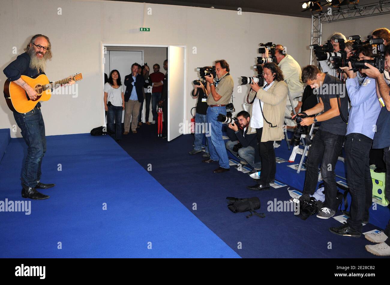 Tony kaye musician hi-res stock photography and images - Alamy