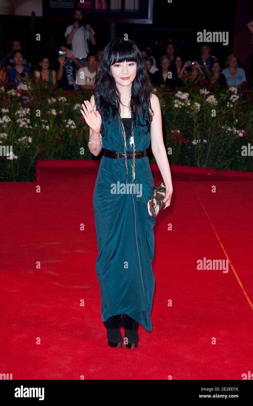 Actress Stephanie Che (or Singer Yue Wei ?), arriving for the Red ...
