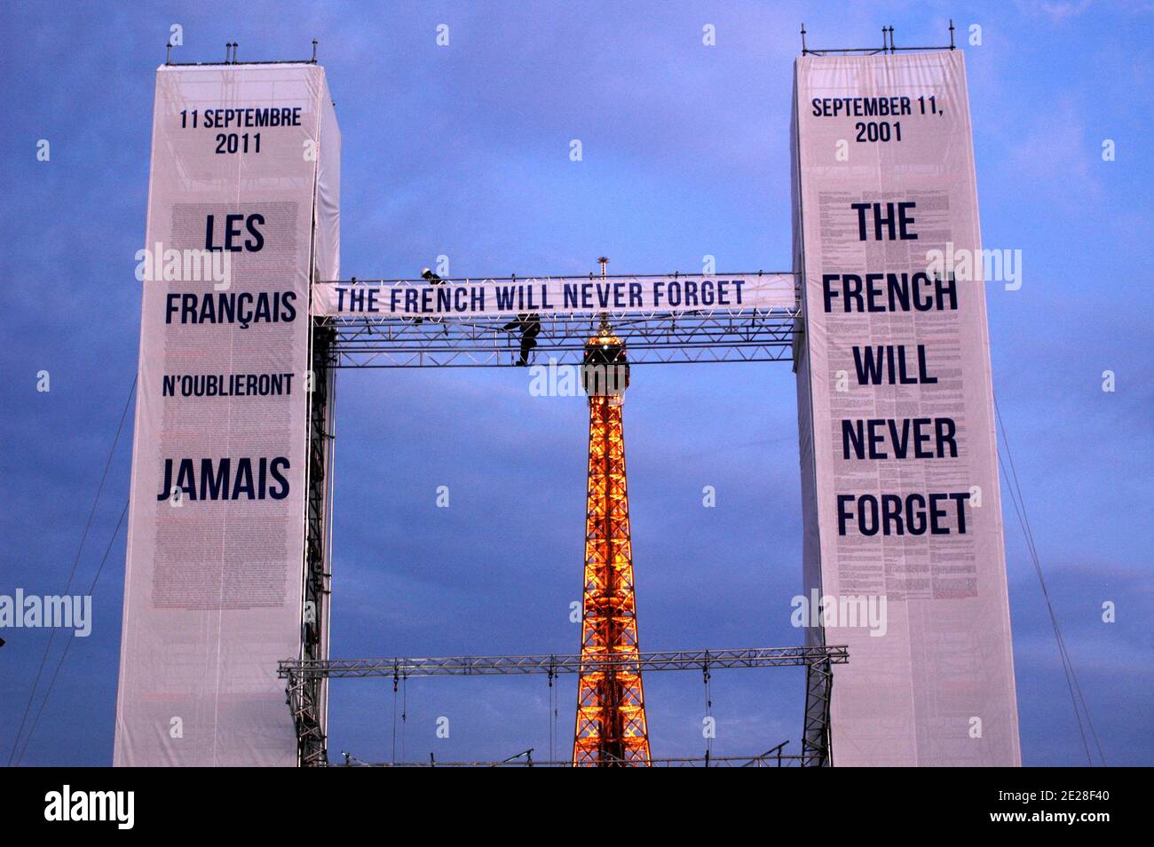 Twin Towers replica for 10th Anniversary of 9/11 attacks in New York ...