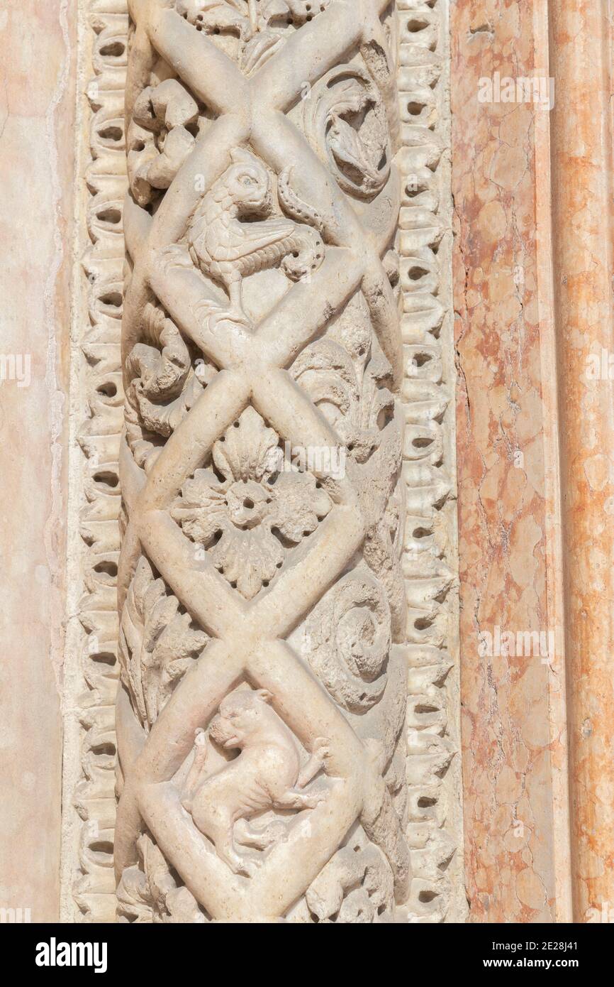 Carved Stone Columns of Modena Cathedral Stock Photo - Alamy