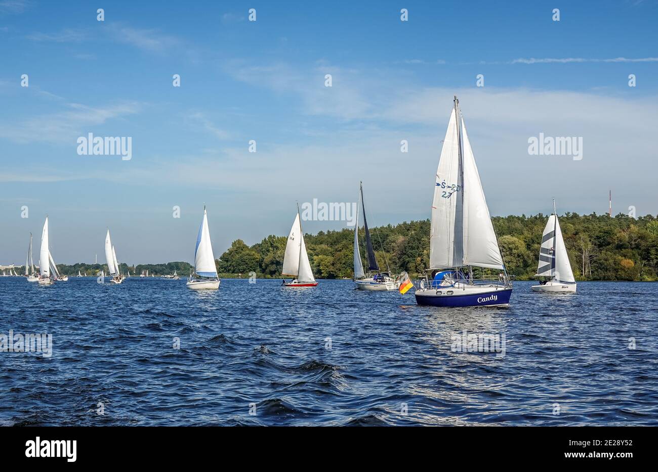 Segelboot regatta hi-res stock photography and images - Alamy